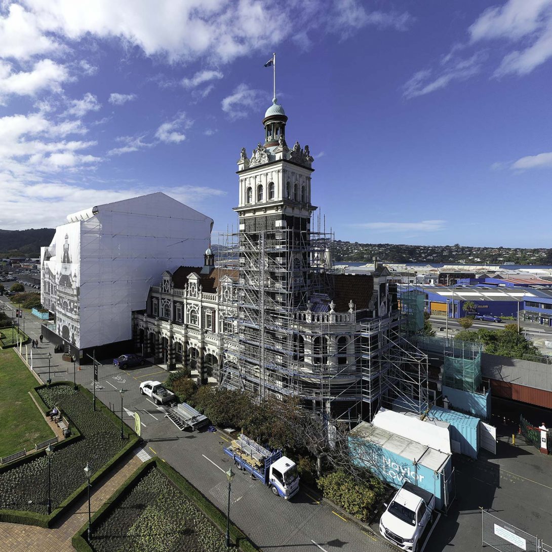Dunedin Railway Station - Layher. The Scaffolding System.
