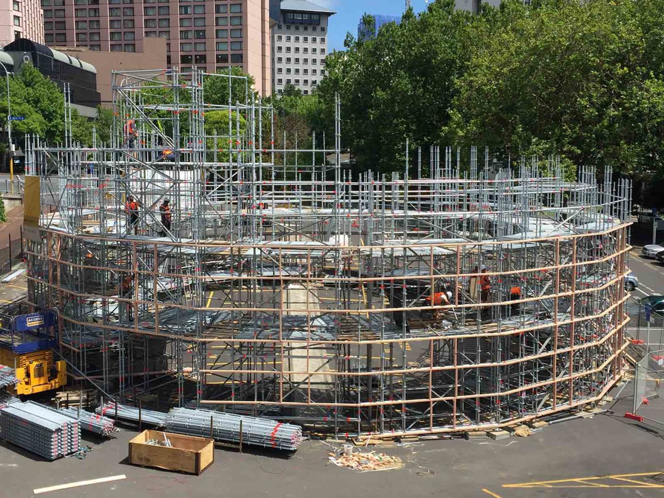 Scaffolding The Globe Theatre - Layher. The Scaffolding System.