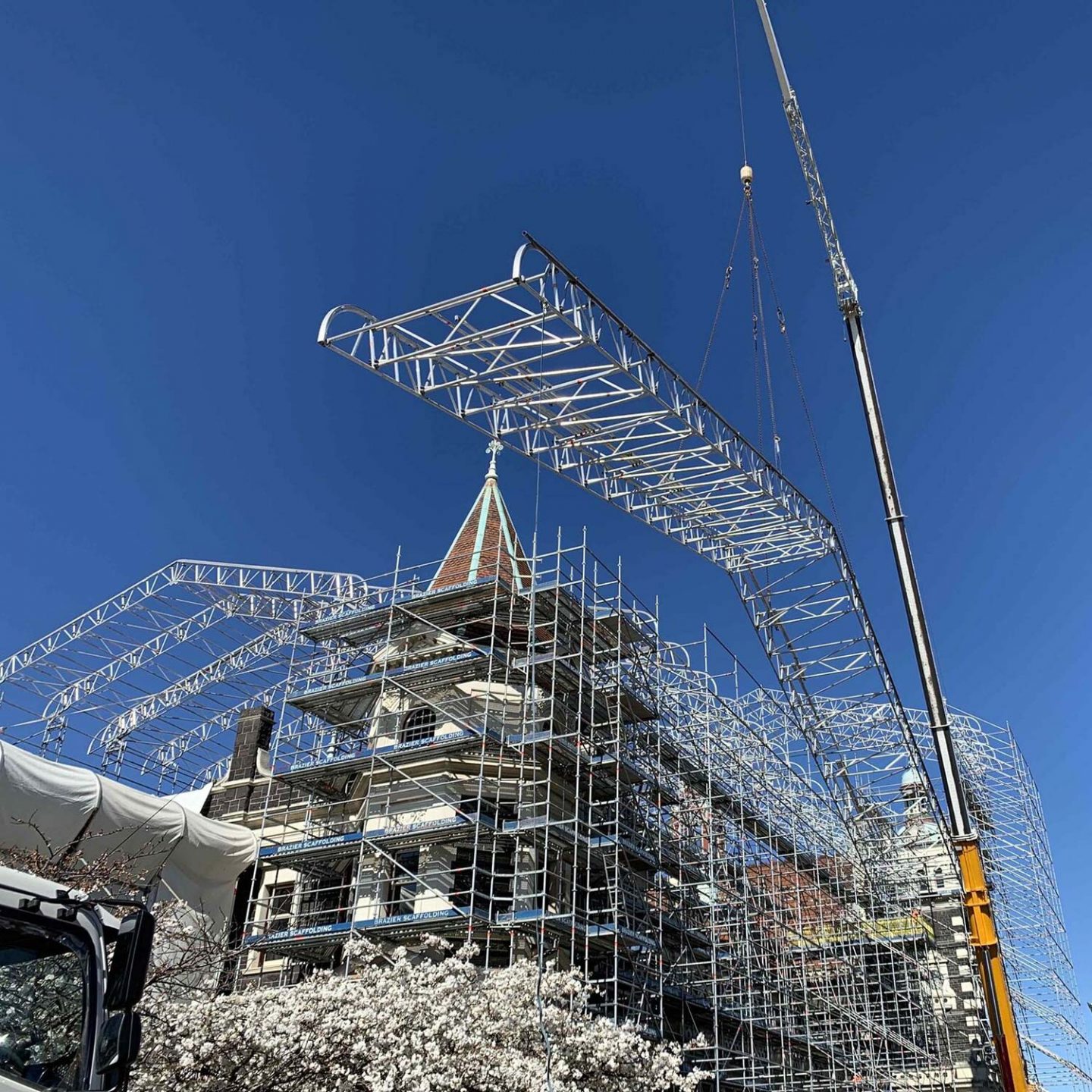 Dunedin Railway Station - Layher. The Scaffolding System.